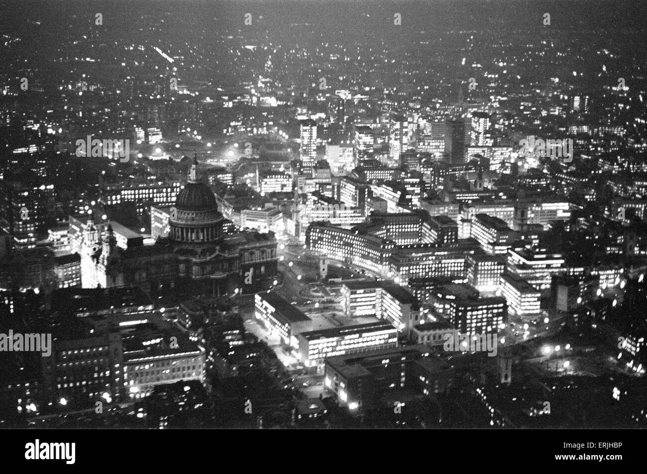 1960s london skyline hi-res stock photography and images - Alamy