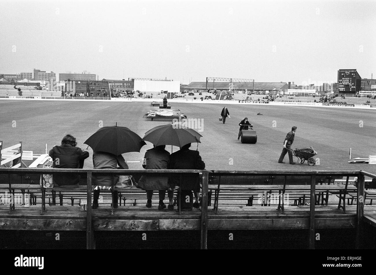 Cricket the ashes 1972 hi-res stock photography and images - Alamy