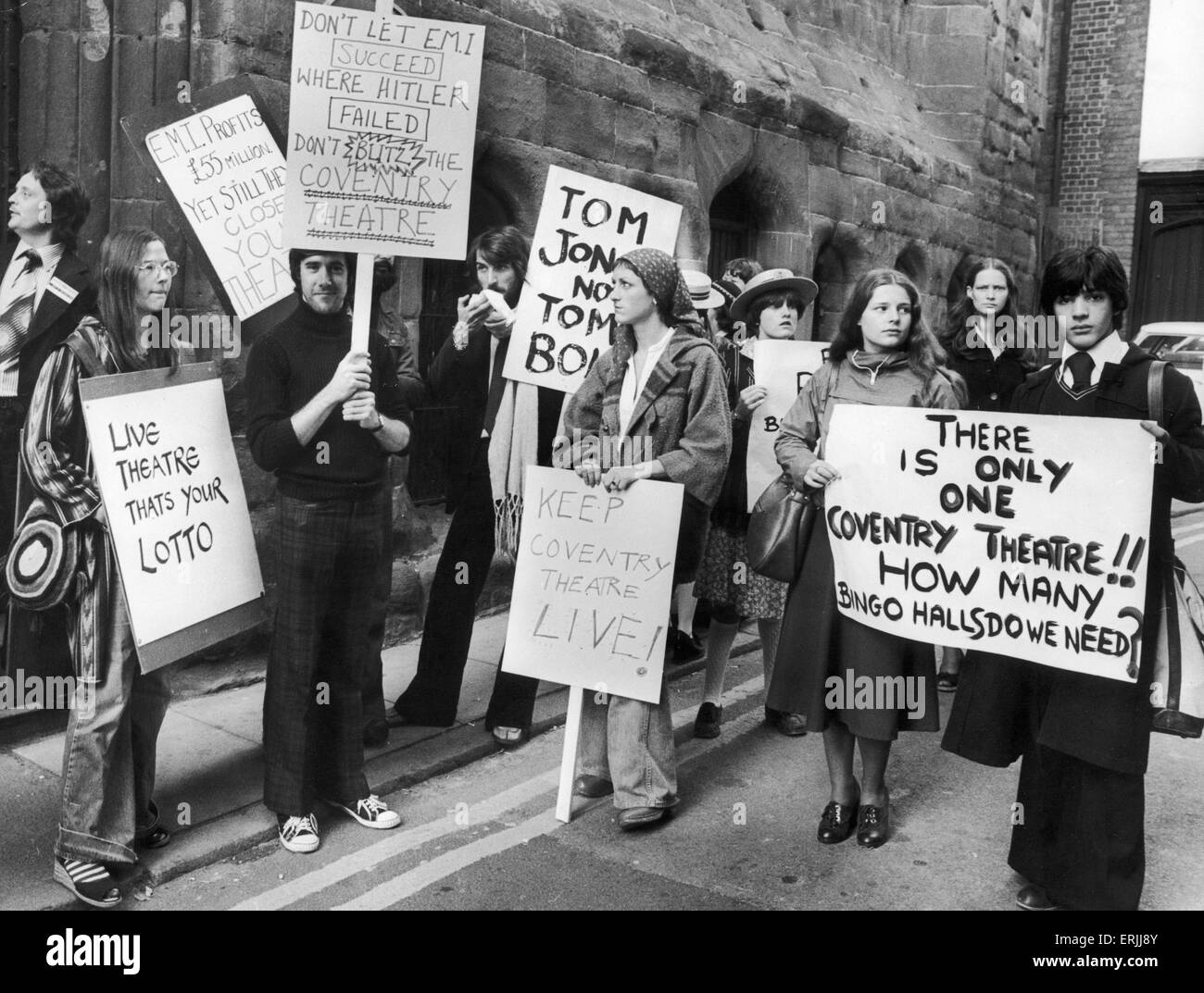Protesters 1970s hi-res stock photography and images - Alamy