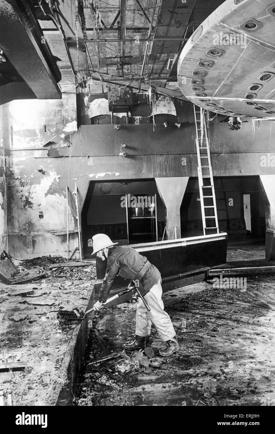 Dance following Black and White Stock Photos & Images - Alamy