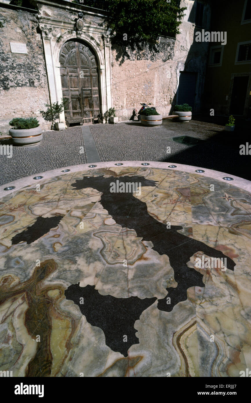 Piazza san rufo hi-res stock photography and images - Alamy