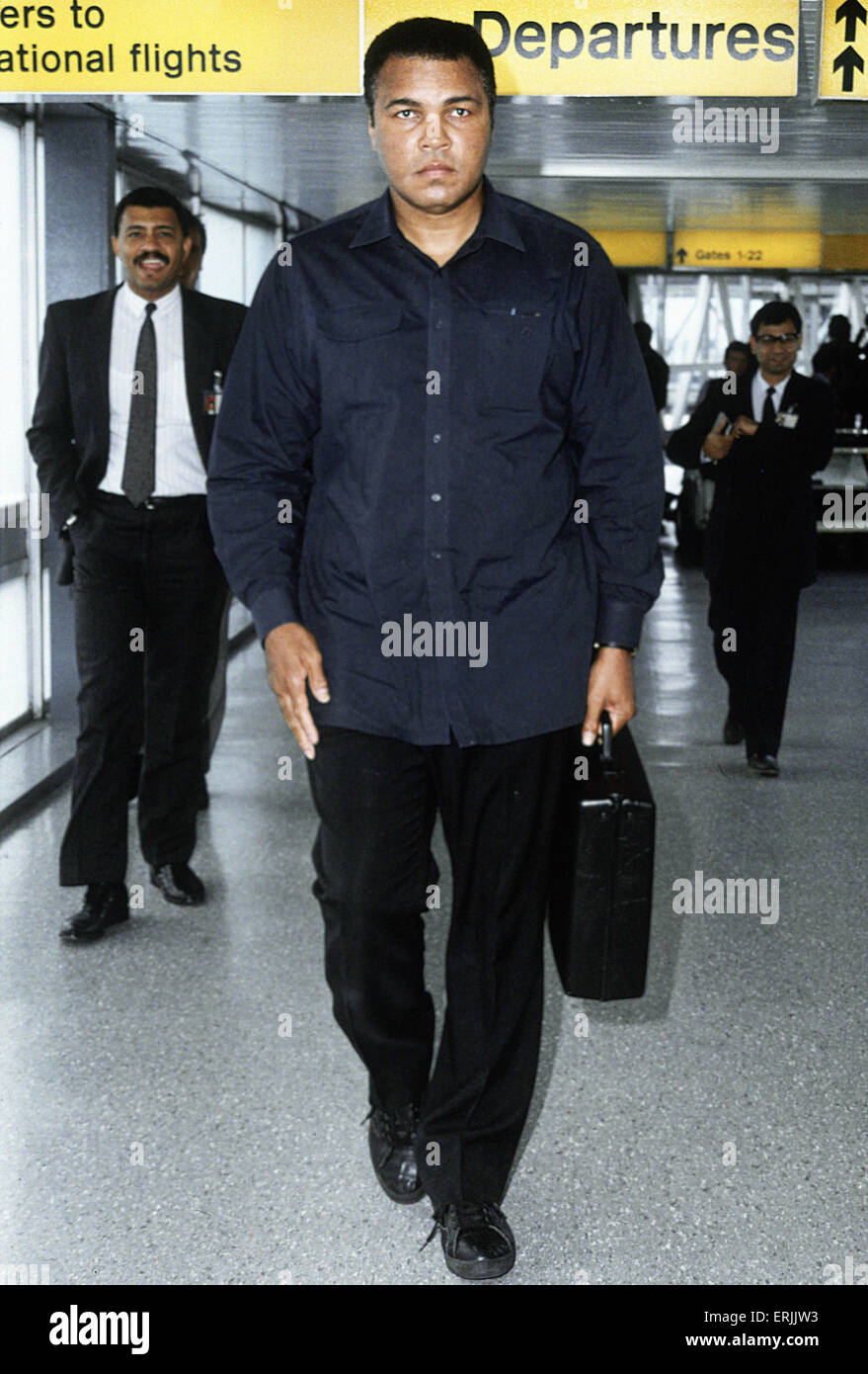 Arriving at heathrow airport hi-res stock photography and images - Alamy