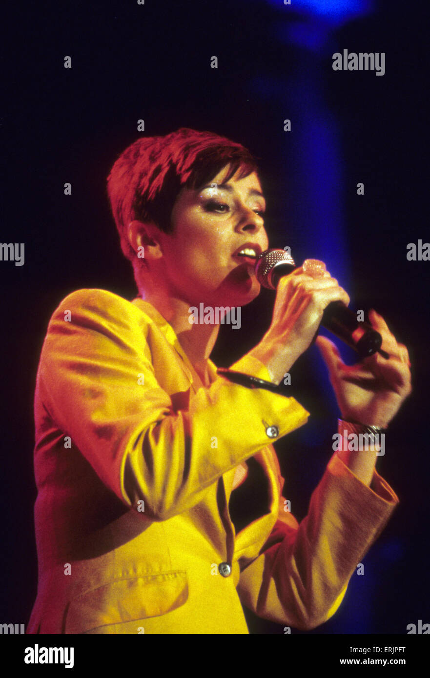LISA STANSFIELD English pop singer in November 1997 Stock Photo - Alamy
