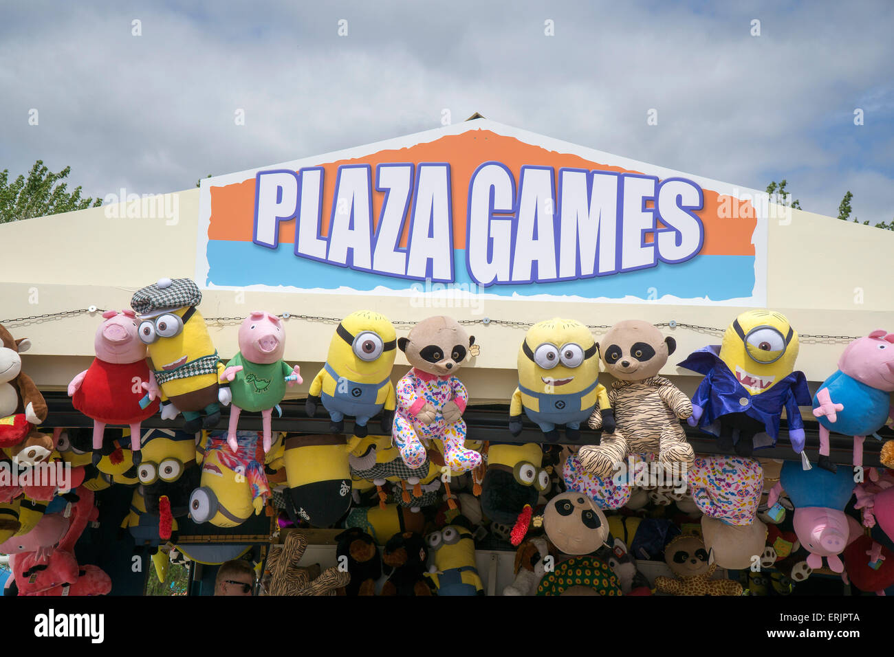 Theme Park Games And Prizes Stock Photo Alamy theme-park-games-and-prizes-stock-photo-alamy