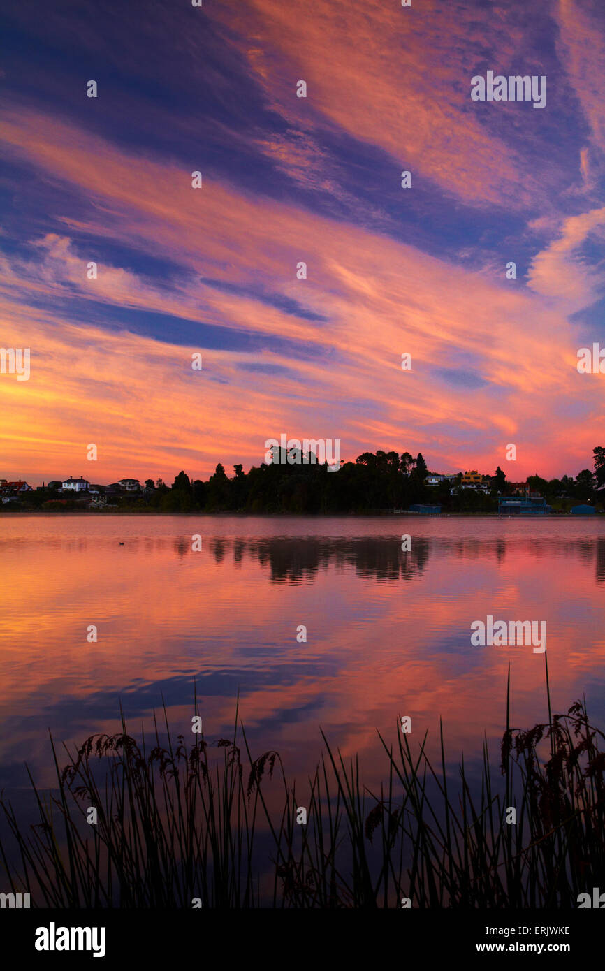 Sunrise over Lake Rotoroa, Hamilton, Waikato, North Island, New Zealand ... Sunrise over Lake Rotoroa, Hamilton, Waikato, North Island, New Zealand ...