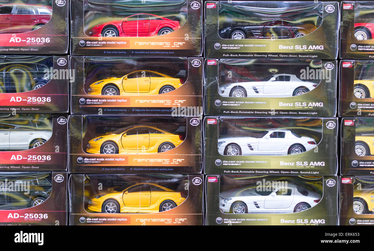Row of modern luxury cars hi-res stock photography and images - Alamy