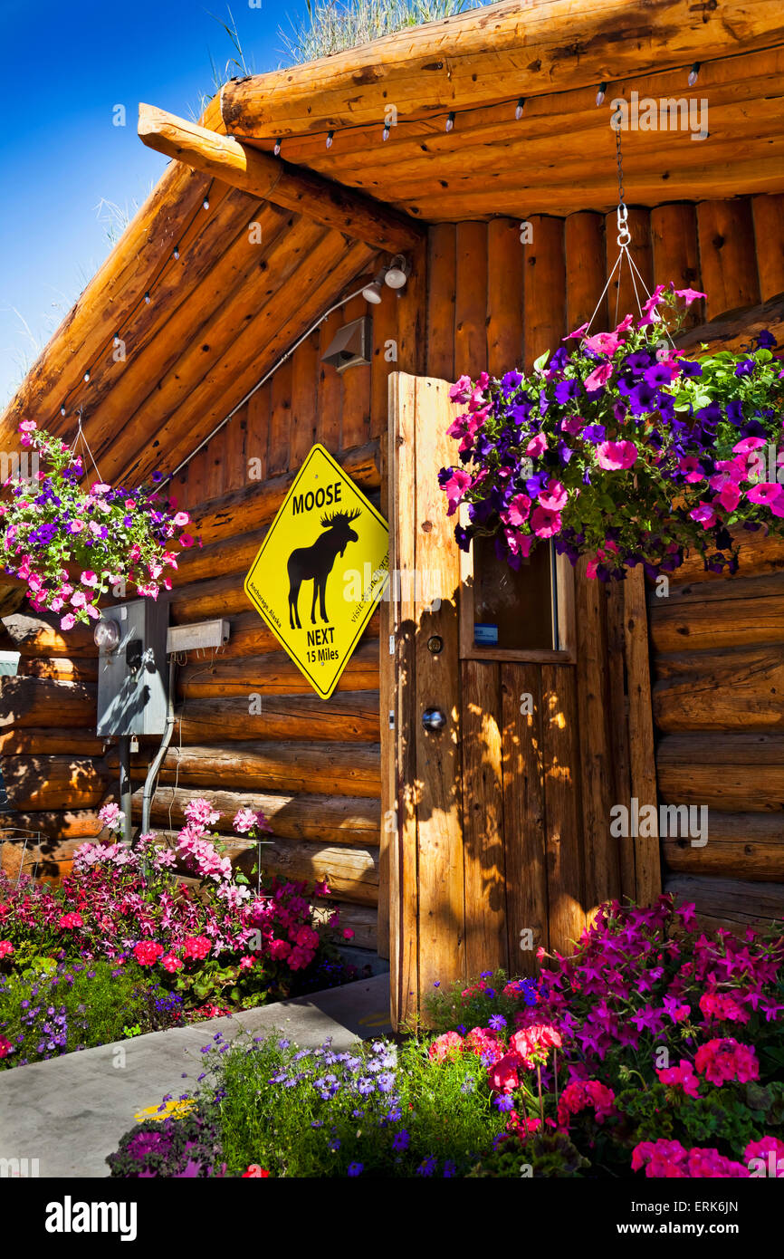 Log cabin door hi-res stock photography and images - Alamy