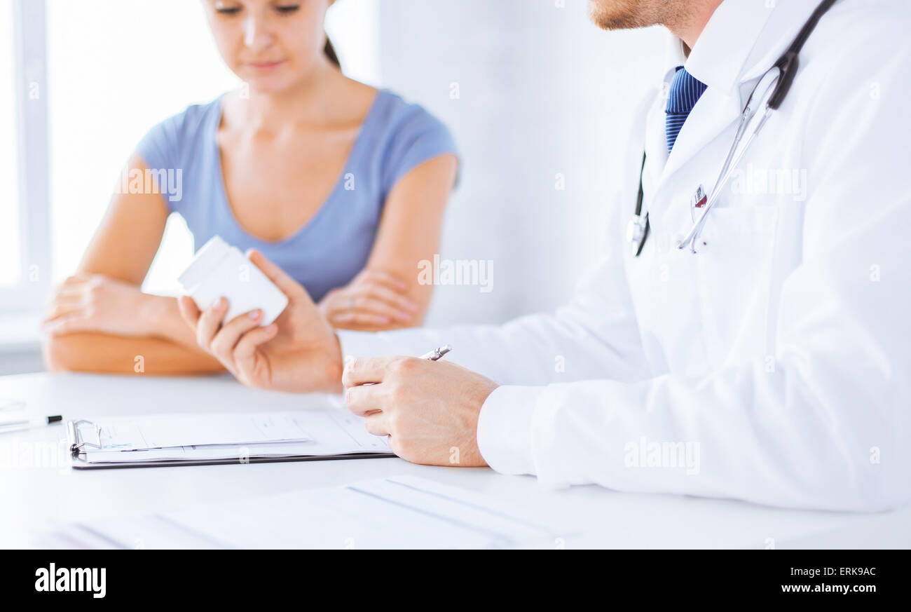 patient and doctor prescribing medication Stock Photo - Alamy