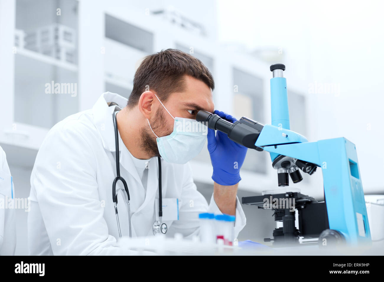 Microscope lab hi-res stock photography and images - Alamy