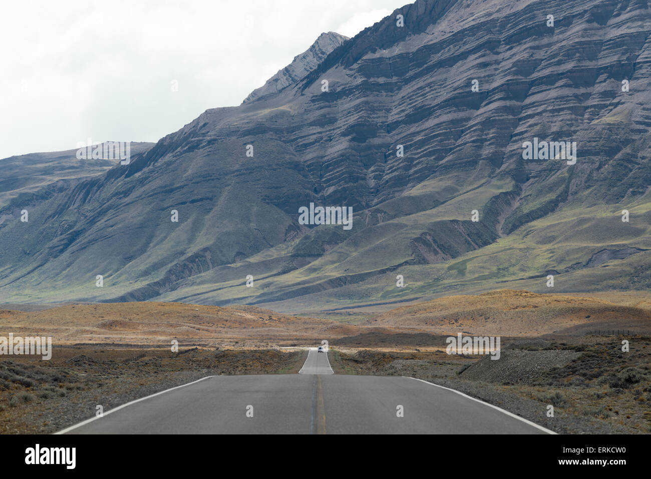 La Ruta 40 through Patagonia, Santa Cruz Province, Argentina Stock ...