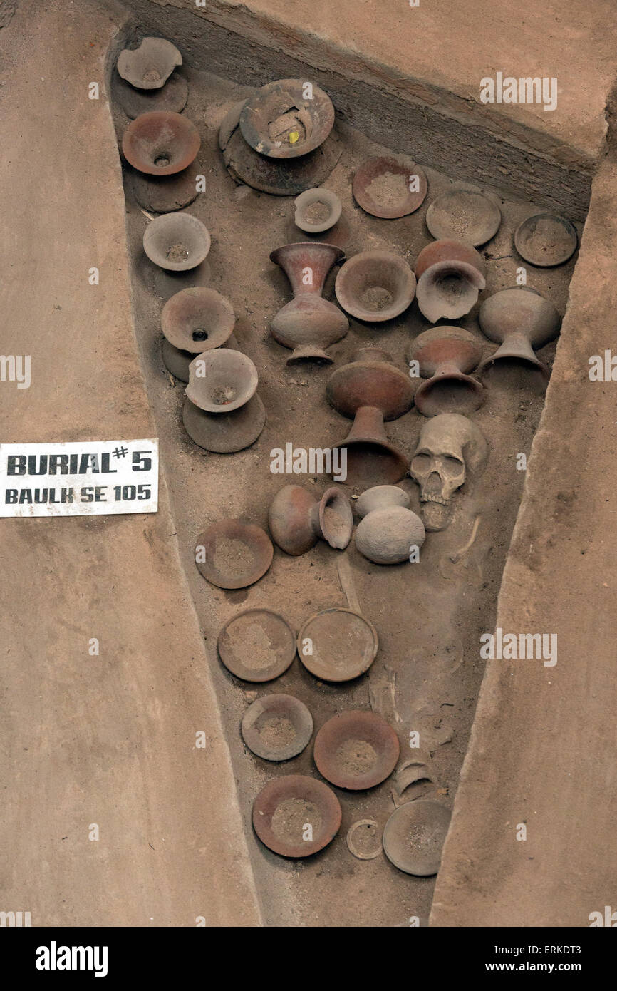 Ban Prasat archaeological site, ancient tombs, skeletons, pottery ...