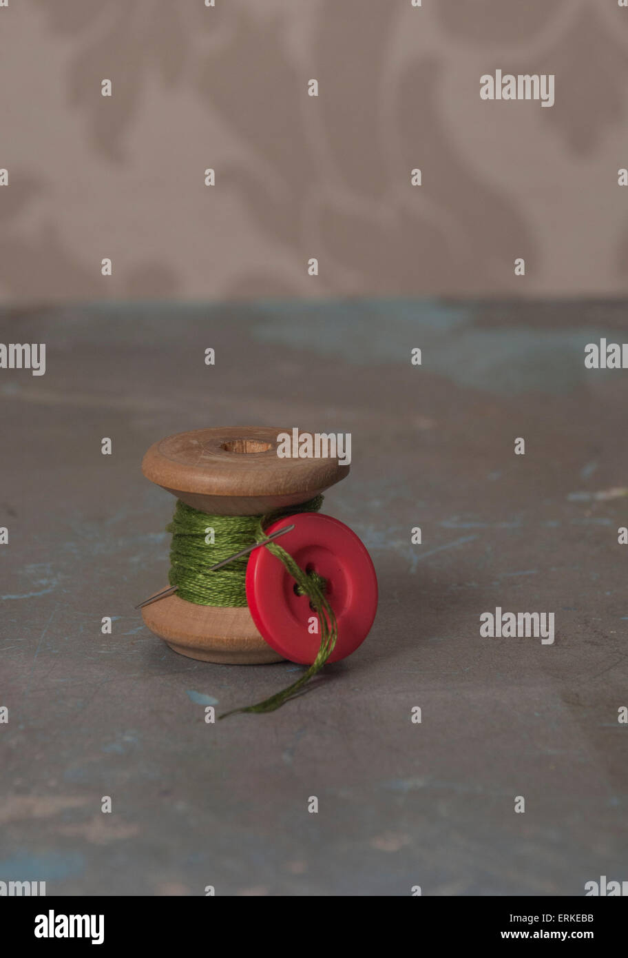 Spool attached hi-res stock photography and images - Alamy