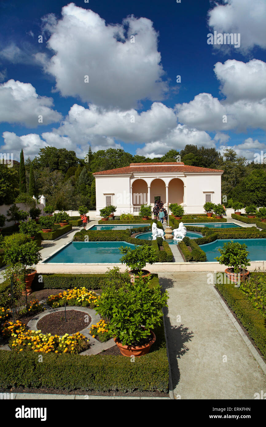 Italian renaissance garden hi-res stock photography and images - Alamy