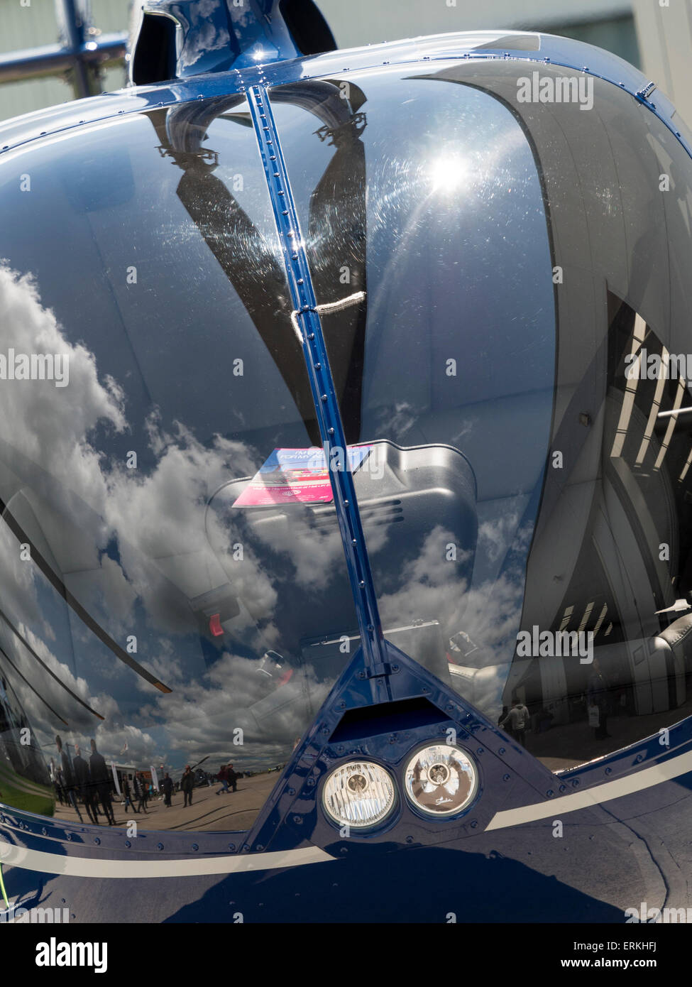 Helicopter windscreen hi-res stock photography and images - Alamy