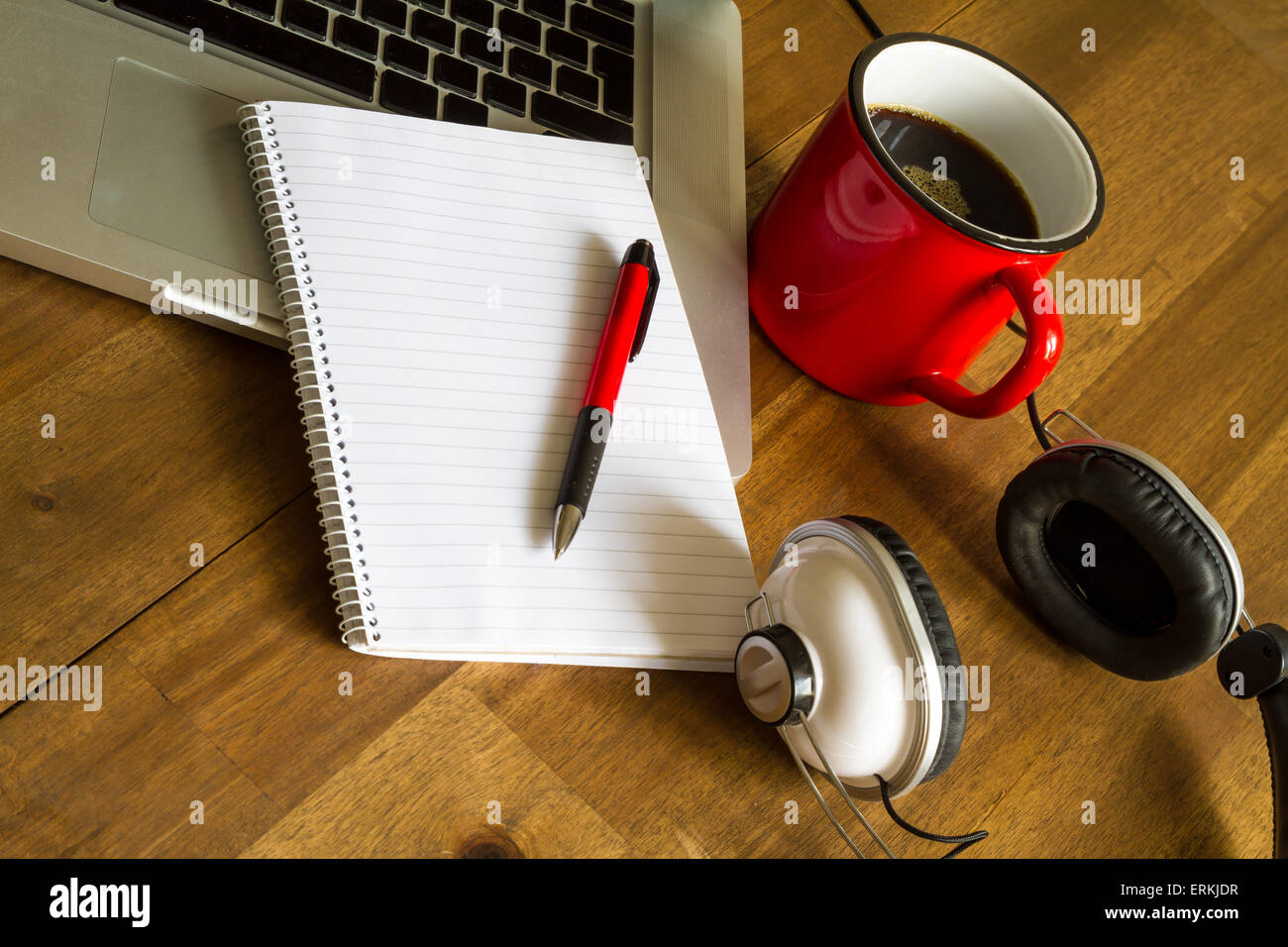 Laptop notes hi-res stock photography and images - Alamy