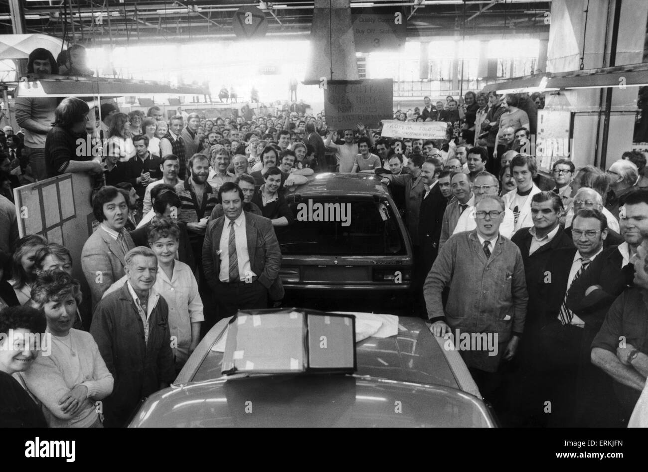 Talbot workers gather to give the Linwood plant's last car a big send ...