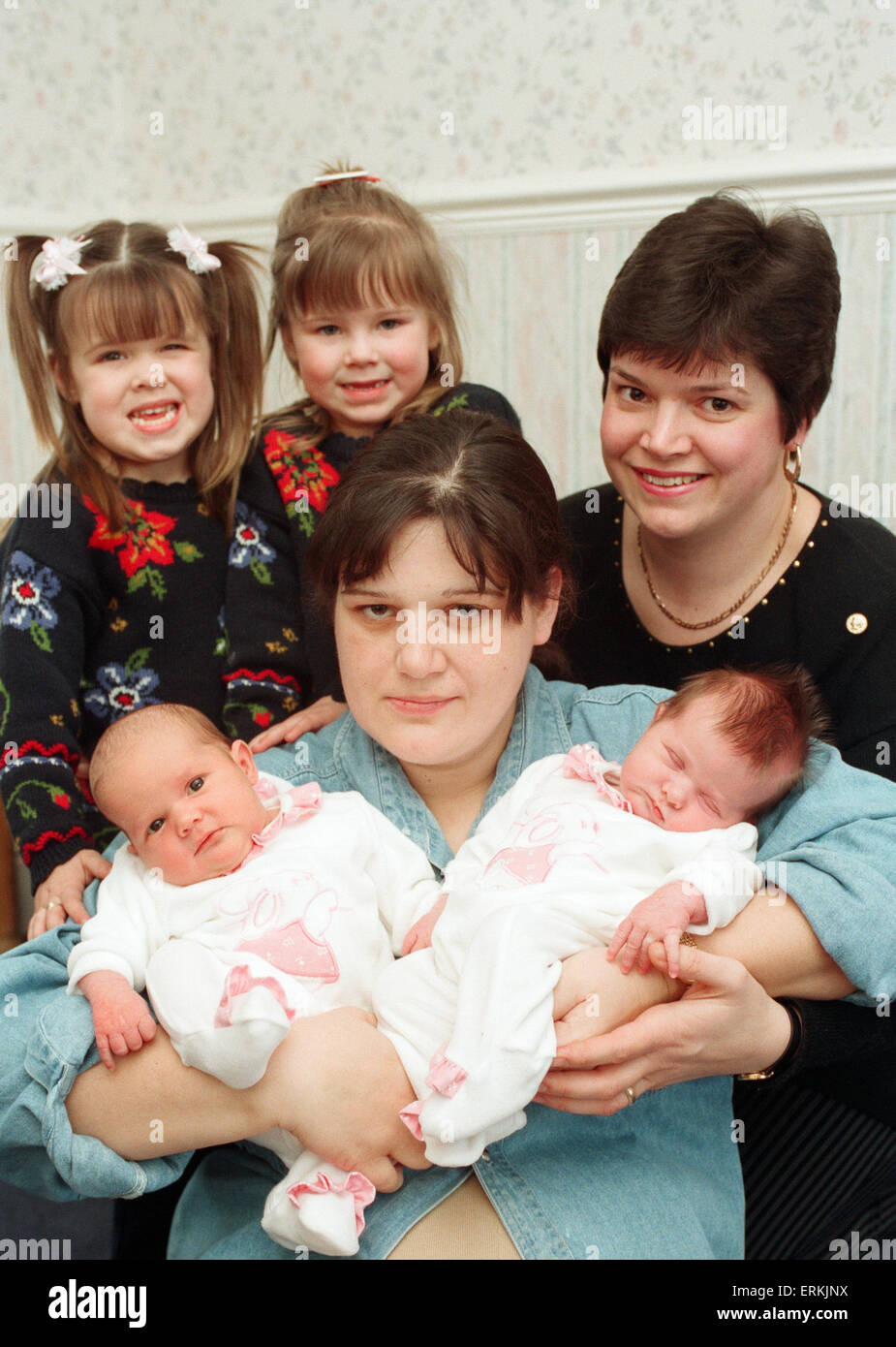 Sisters Dawn Larkin (l), and Maxine Preston from South Yardley who have ...