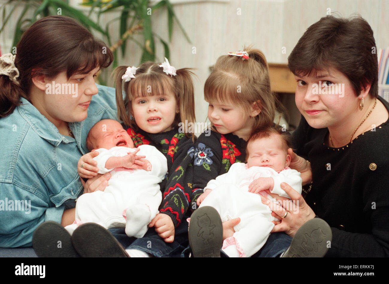 Sisters Dawn Larkin (l), and Maxine Preston from South Yardley who have ...