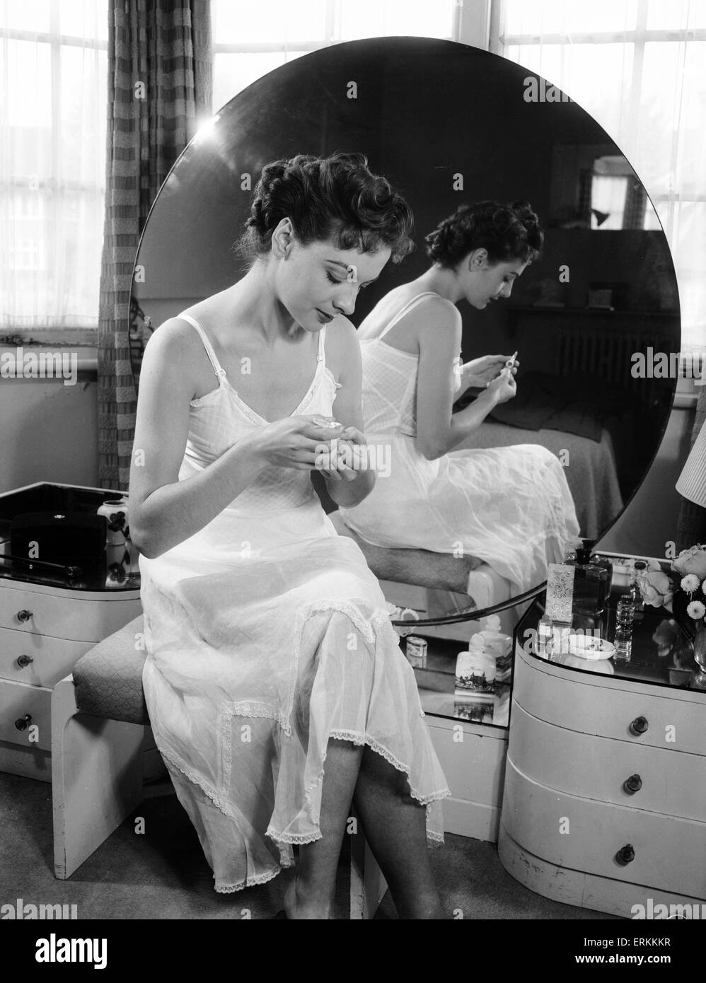 Jacqueline Hill, Actress & Model, October 1953 Stock Photo - Alamy