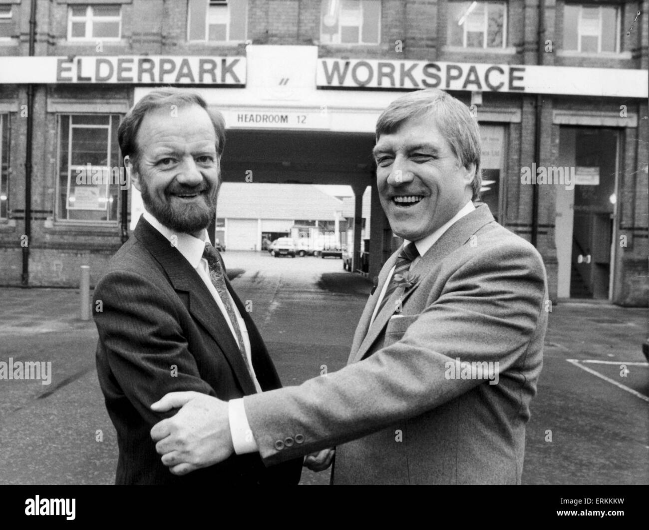 Shake on it....Bob Gillespie with Labour's Shadow Health spokesman ...