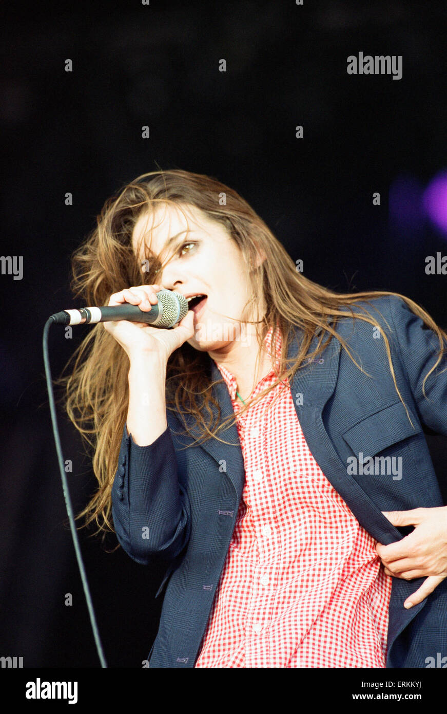 Alanis morissette 1990s High Resolution Stock Photography and Images ...