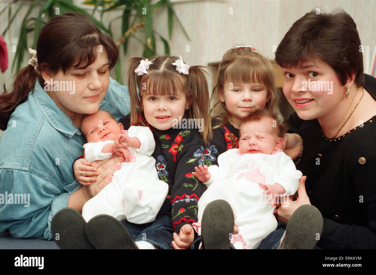 Sisters Dawn Larkin (l), and Maxine Preston from South Yardley who have ...