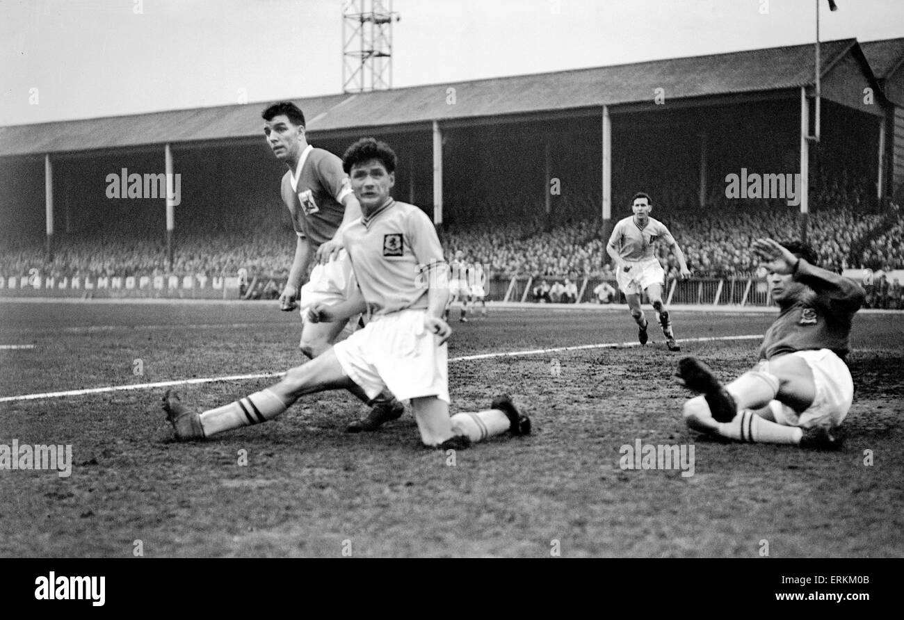 FA Cup Semi Final match at Hillsborough. Nottingham Forest 1 v Aston ...