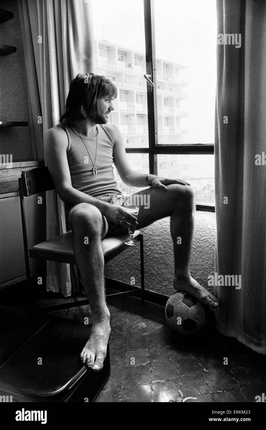 George best hi-res stock photography and images - Alamy