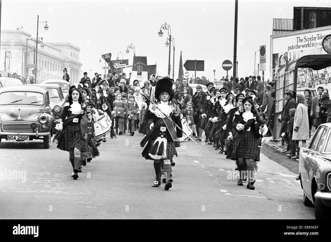 Marching band in parade 1960s hi-res stock photography and images - Alamy