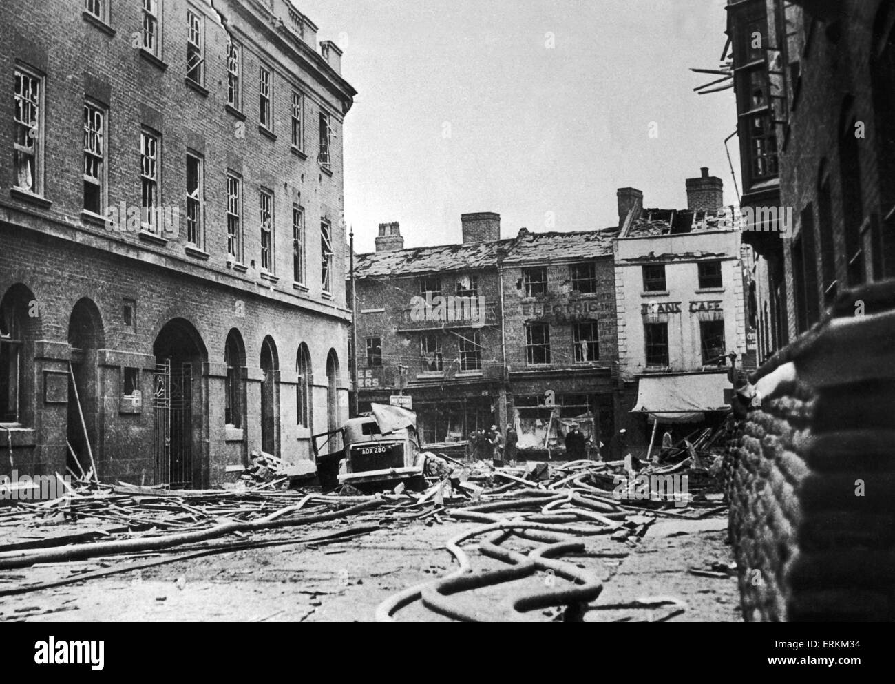 Ww2 air raid damage on hi-res stock photography and images - Alamy