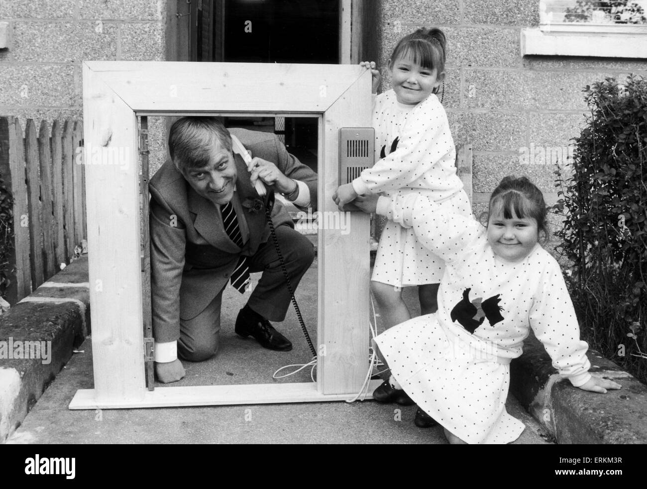 Twins Laura and Lesley Cunningham join Govan's fight against crime as ...
