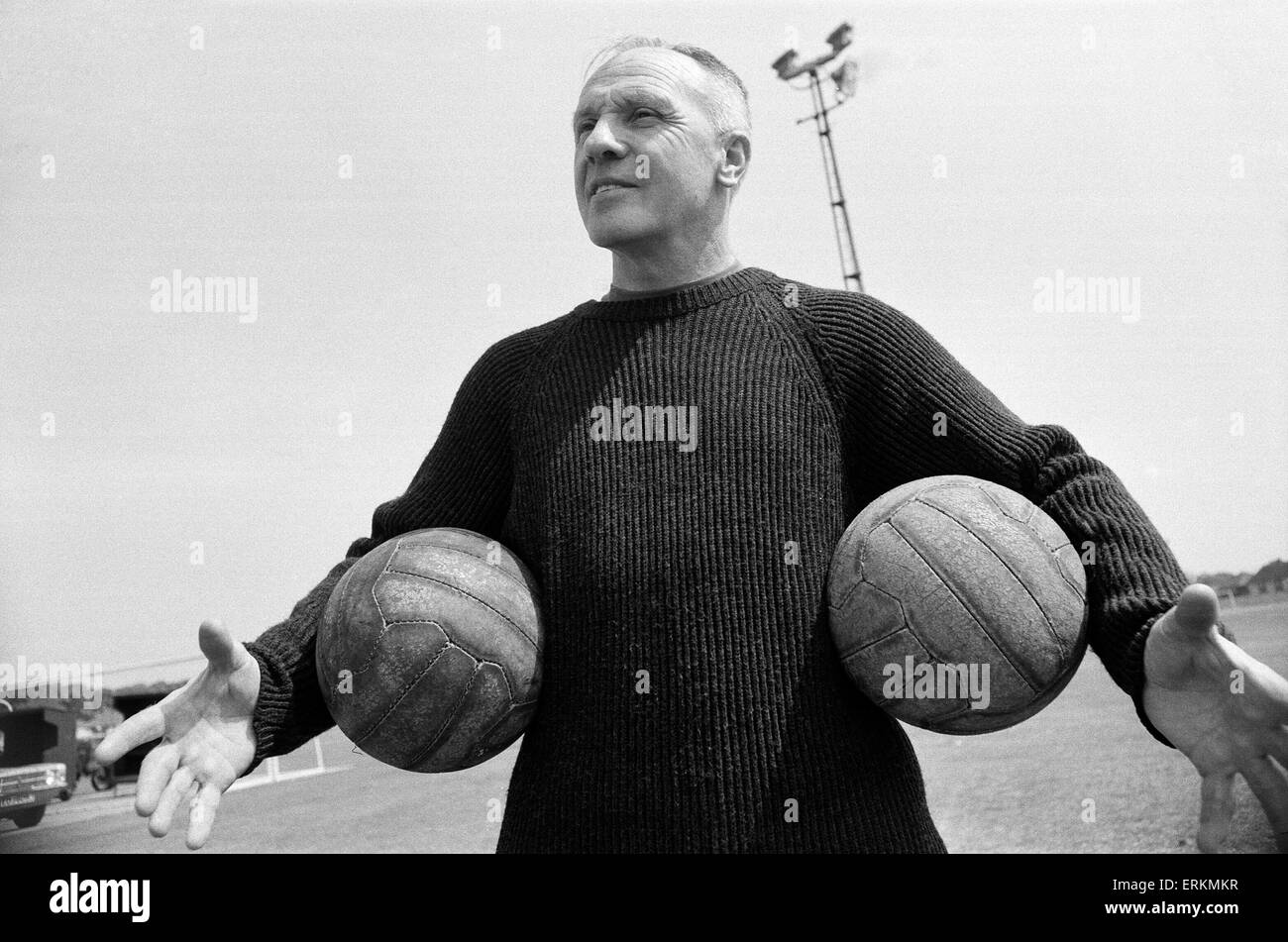Liverpool manager bill shankly Black and White Stock Photos & Images ...