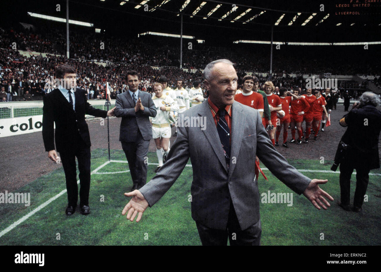 Liverpool manager Bill Shankly leads out his team on to the pitch at ...