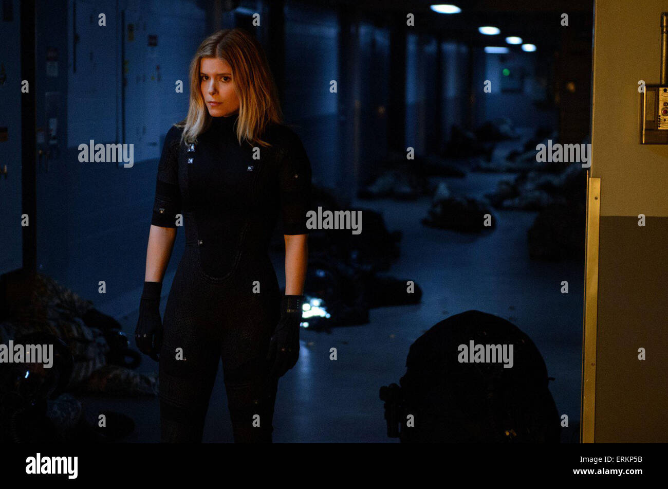 FANTASTIC FOUR (2015) KATE MARA JOSH TRANK (DIR Stock Photo - Alamy