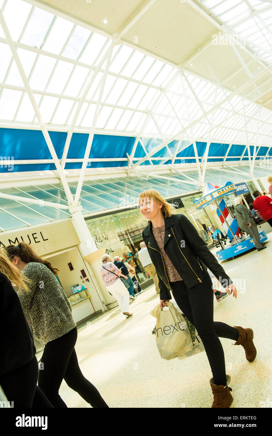 shoppers main thoroughfare Serpentine Green Shopping Centre ...