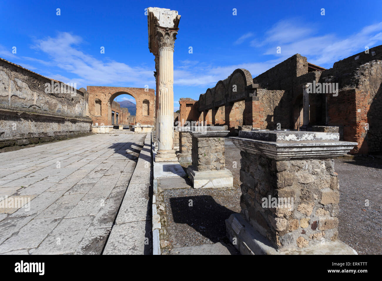 Pompeii vesuvius roman ruins hi-res stock photography and images - Alamy