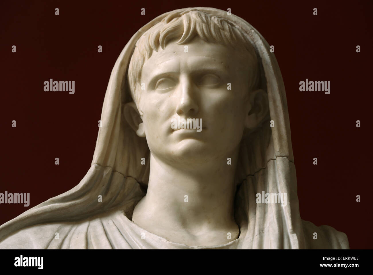 Roman priest antique hi-res stock photography and images - Alamy