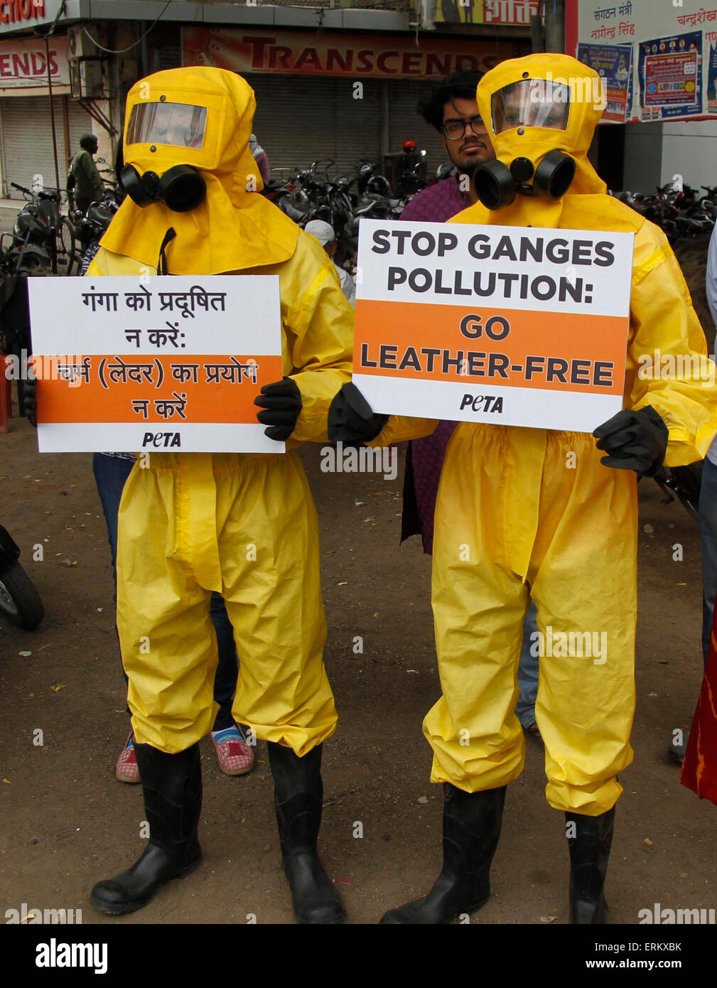 Stop pollution placards hi-res stock photography and images - Alamy