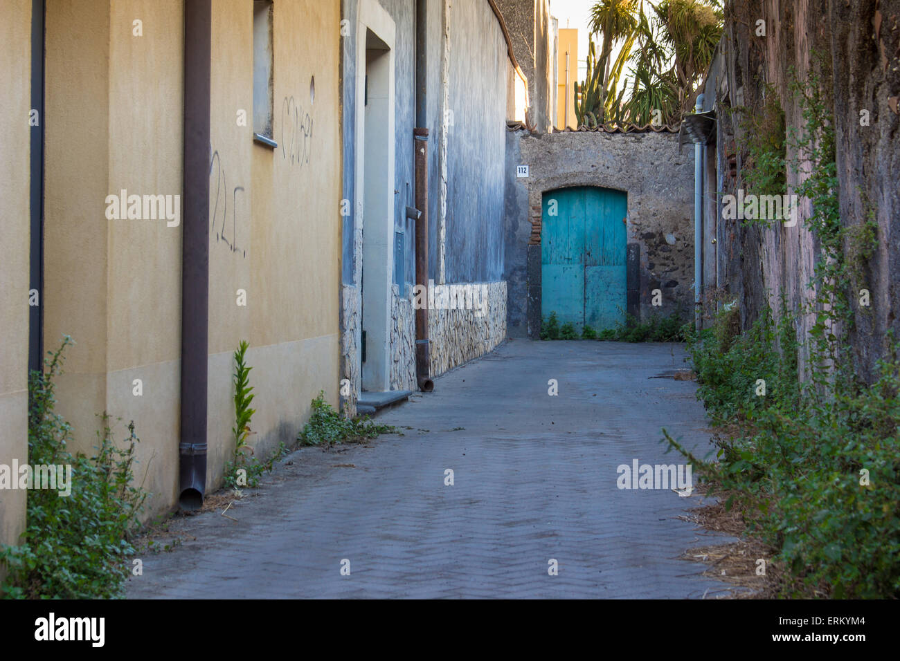 Rome back streets hi-res stock photography and images - Alamy