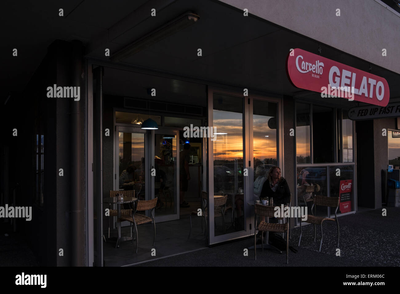 Windows ice cream parlour hi-res stock photography and images - Alamy