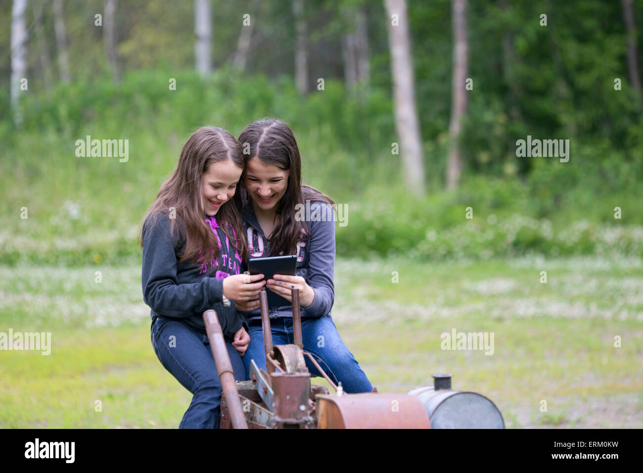 Inuit kids playing hi-res stock photography and images - Alamy