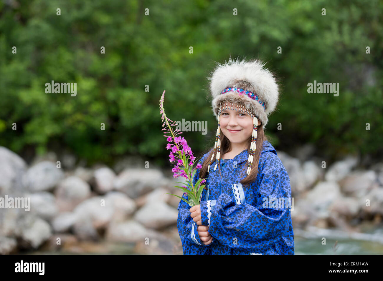 Inuit kids hi-res stock photography and images - Alamy