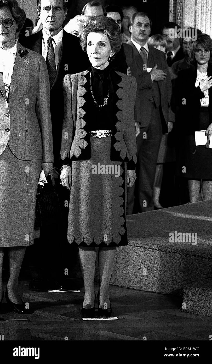 Nancy reagan and barbara bush hi-res stock photography and images - Alamy