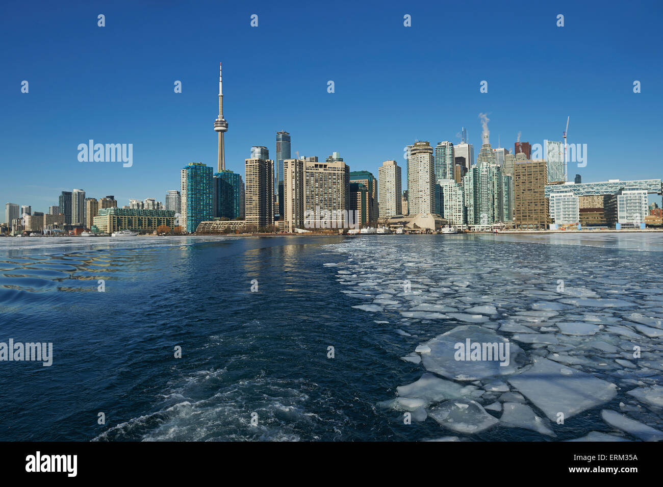 Frozen harbor and waterfront skyline hi-res stock photography and ...