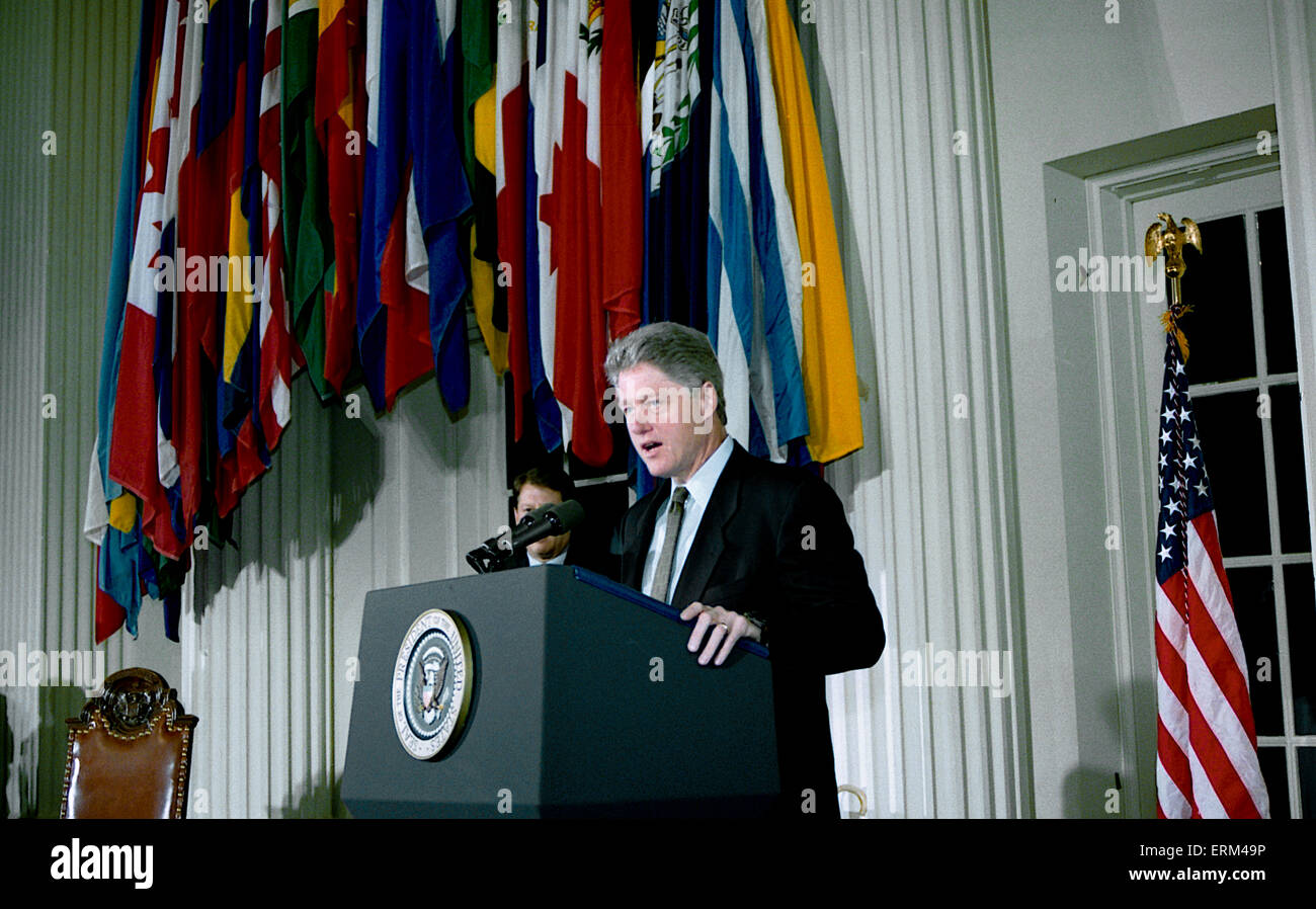 Nafta signing and bill clinton hi-res stock photography and images - Alamy