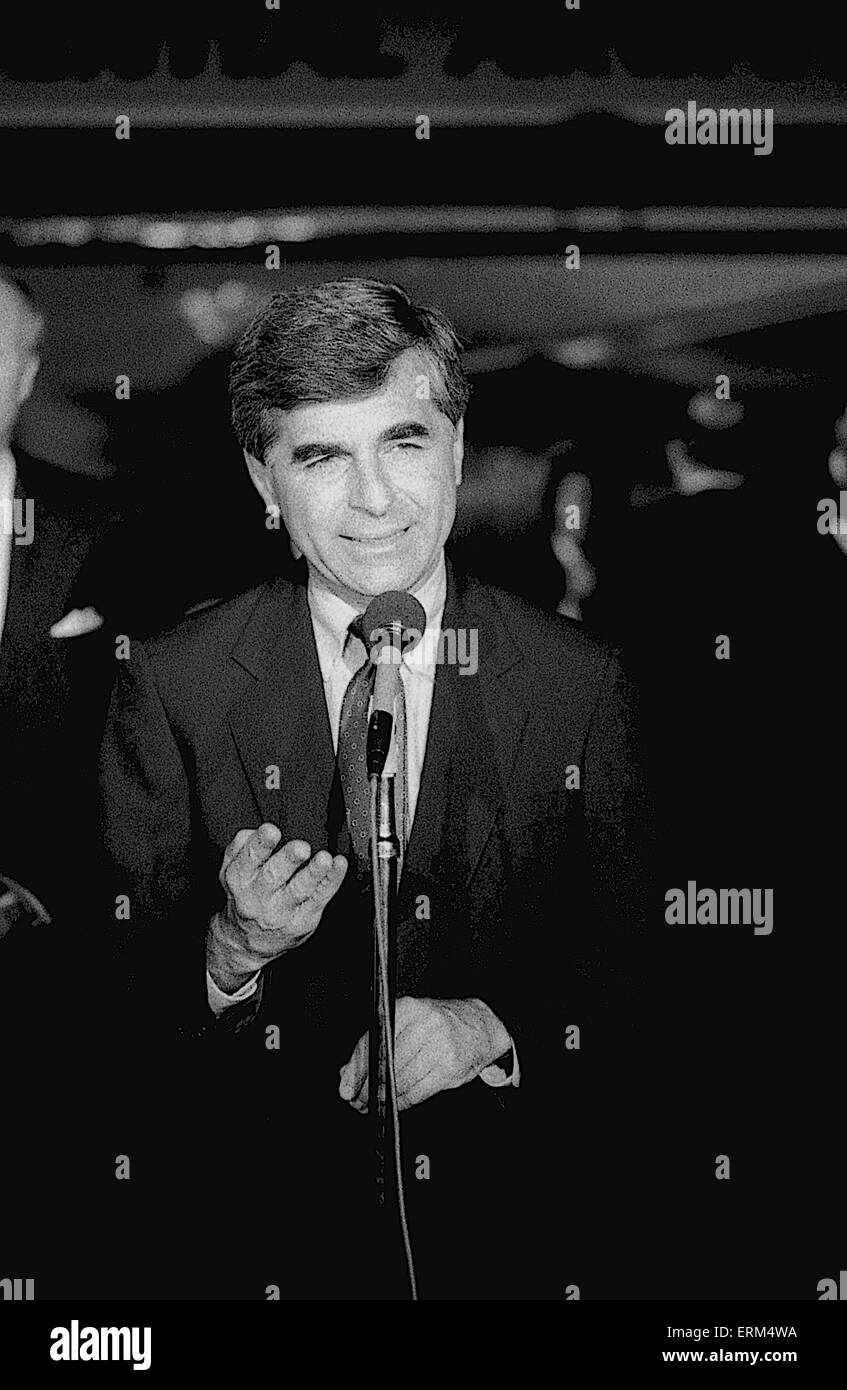 Niles, Illinois, USA 4th October 1988 Governor of Massachusetts Michael ...
