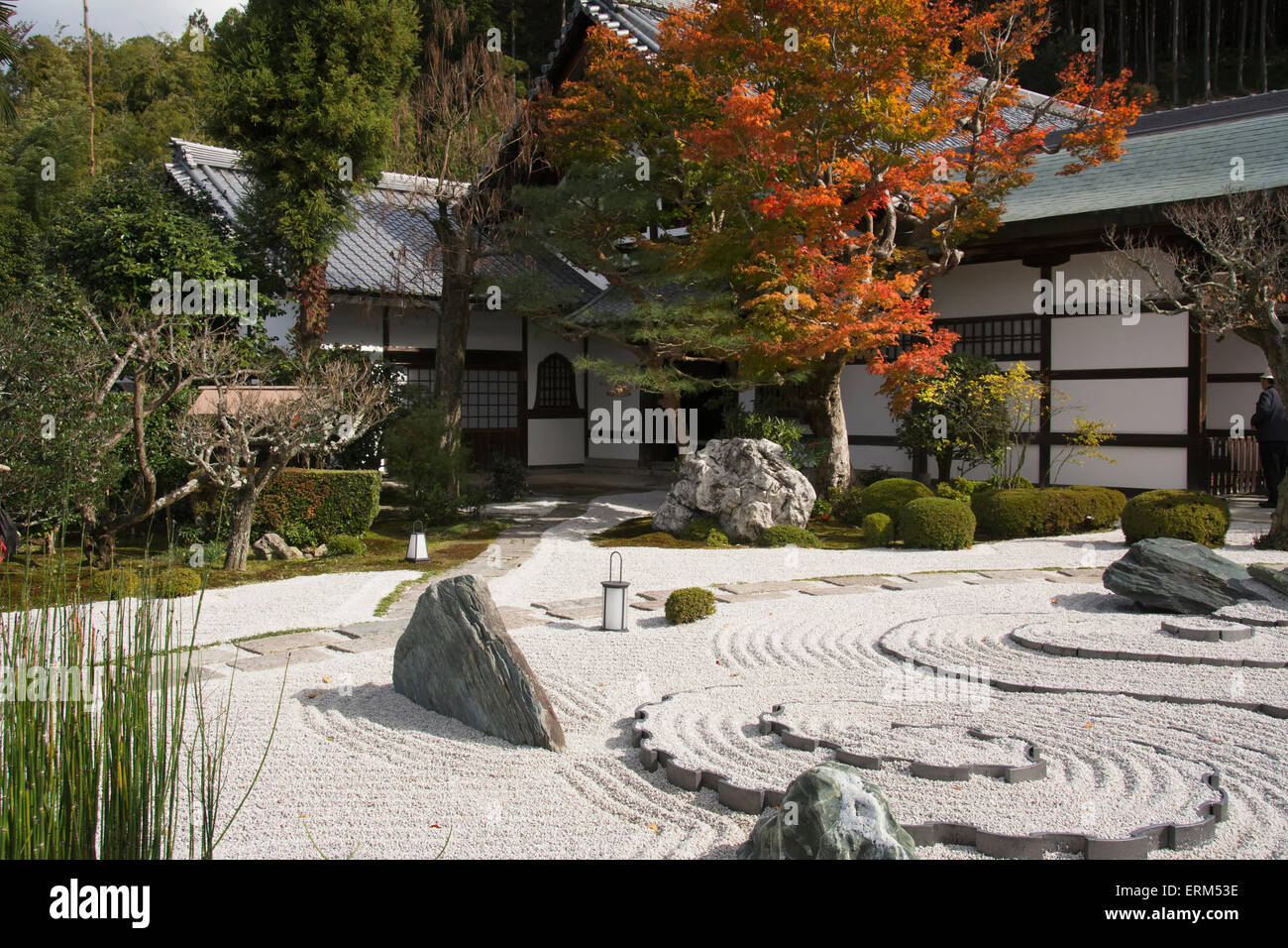 Japanese temple garden in autumn; Kyoto, Japan Stock Photo - Alamy