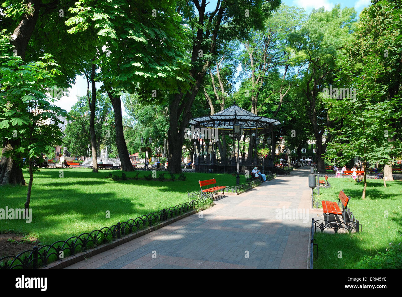 Summer day in public city park Stock Photo - Alamy