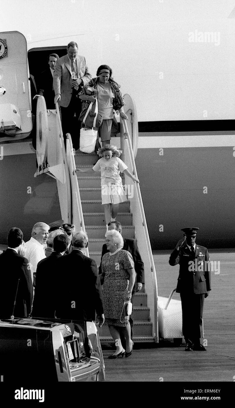Chicago, Illinois, USA, October1988 Second Lady Barbara Bush followed ...