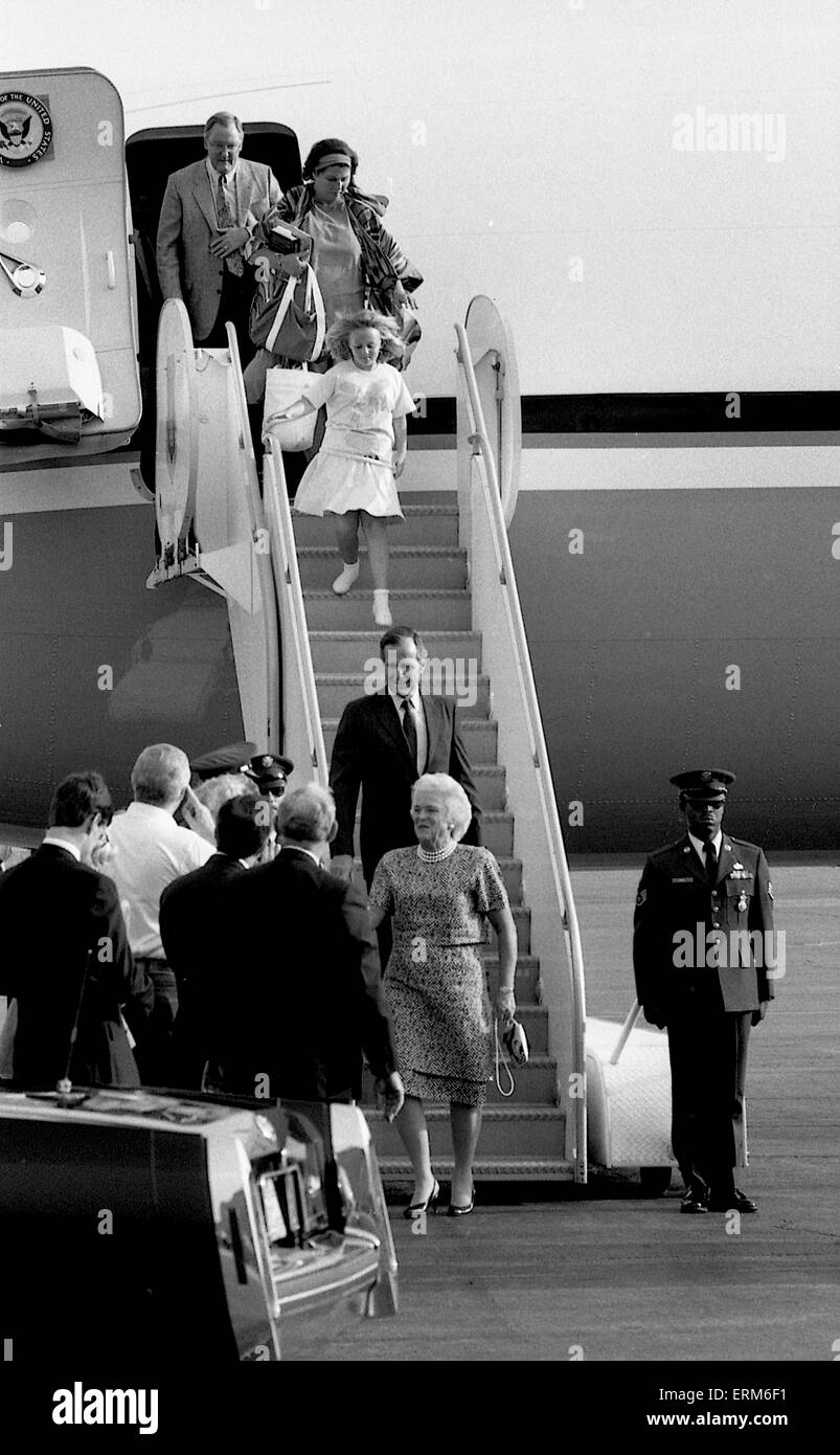 With his wife jayne hi-res stock photography and images - Alamy